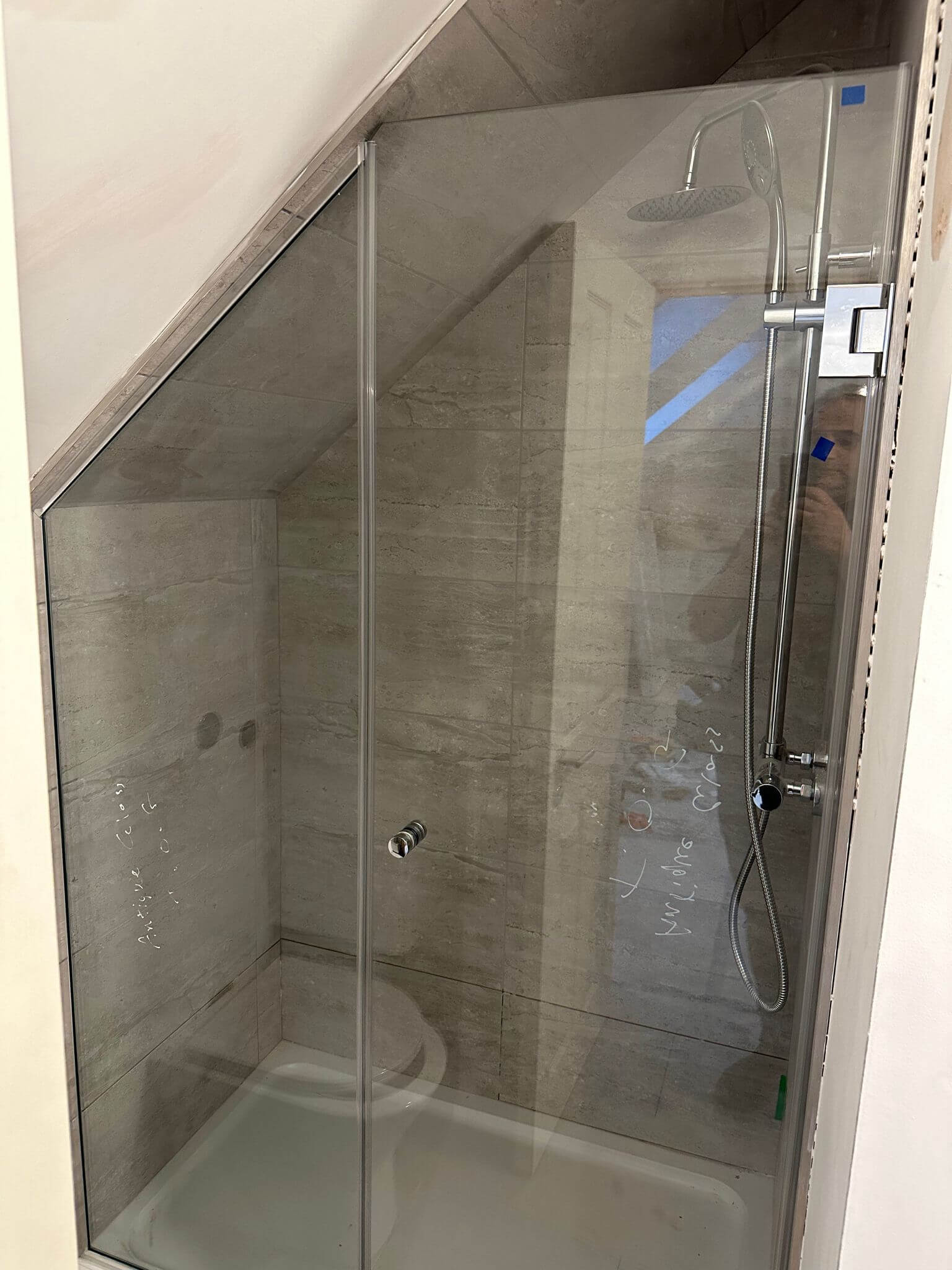Custom Shower Screens: Frameless, Sliding, Glass Cut to Size!